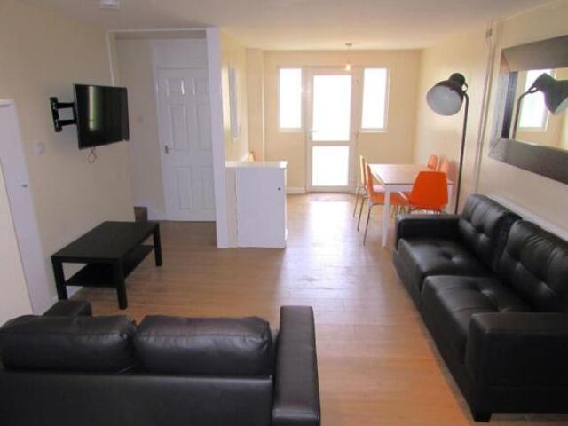 5 bedroom semi detached house for rent in 5 Bed Student Home 31 Somner Close, CT2