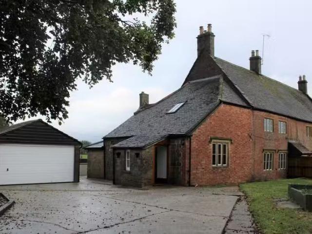5 bedroom semi detached house for rent in Tintinhull, BA22