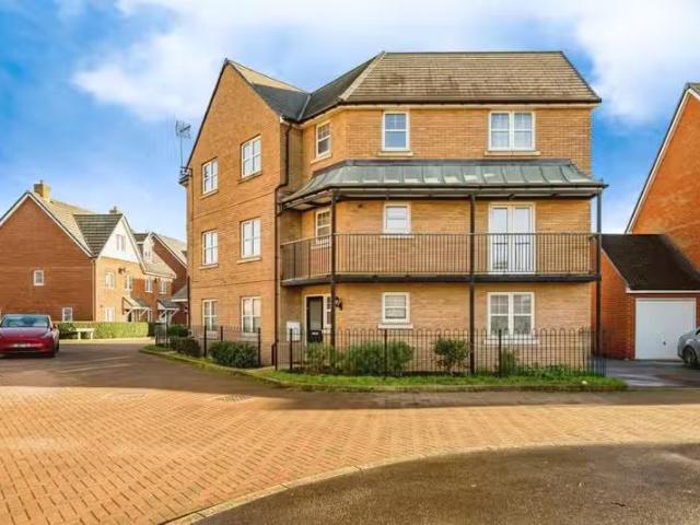 5 bedroom semi detached house for rent in Tyson Road, Aylesbur.