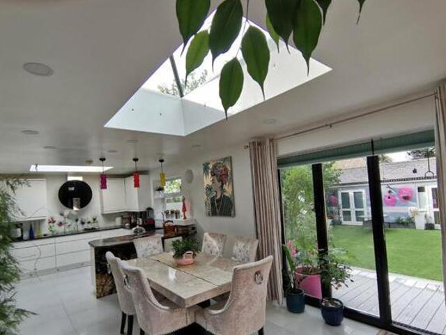 5 Bedroom Semi detached House For Rent In Windsor, Berkshire