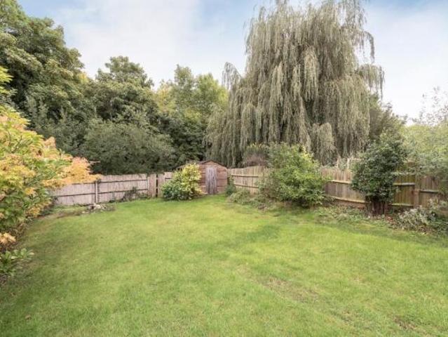 5 bedroom semi detached house for rent in Wood Vale London N10