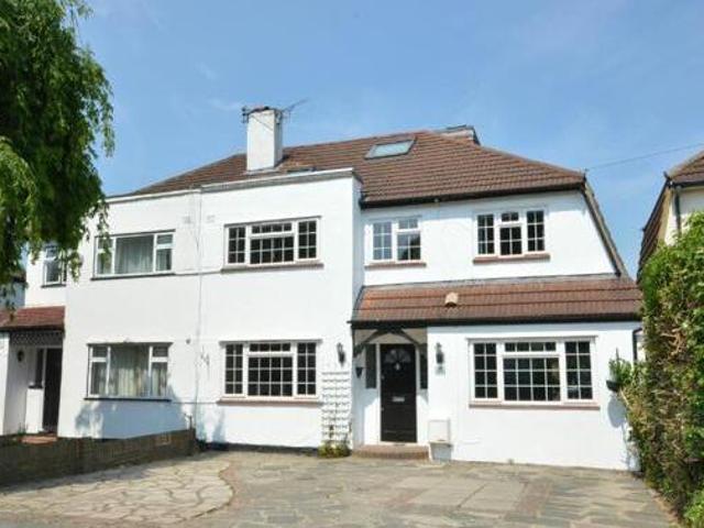 5 Bedroom Semi detached House For Rent In Worcester Park