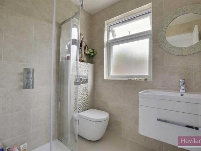 5 bedroom semi detached house for rent in Worlds End Lane, Enfield EN2