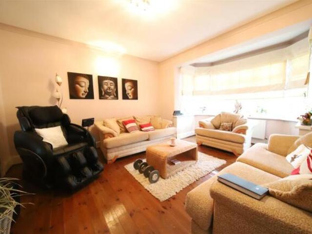 5 bedroom semi detached house for rent in Wynchgate, London, N14