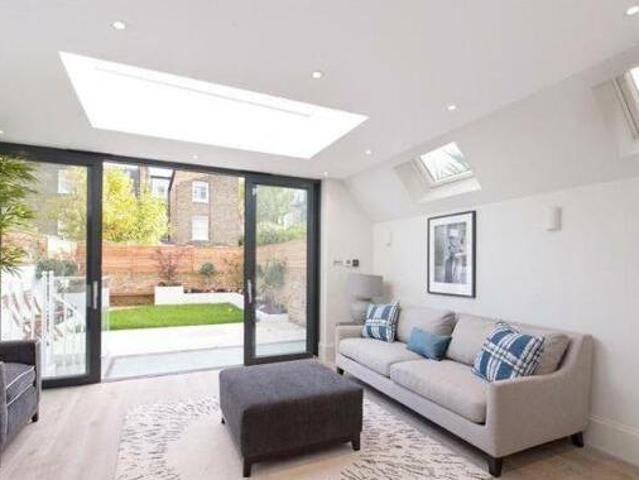 5 Bedroom Semi detached House For Rent In Acton, London
