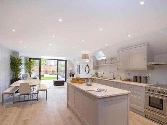 5 Bedroom Semi detached House For Rent In Acton, London