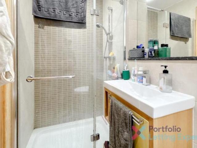 5 bedroom semi detached house for rent in Avon Road, Bournemouth, BH8