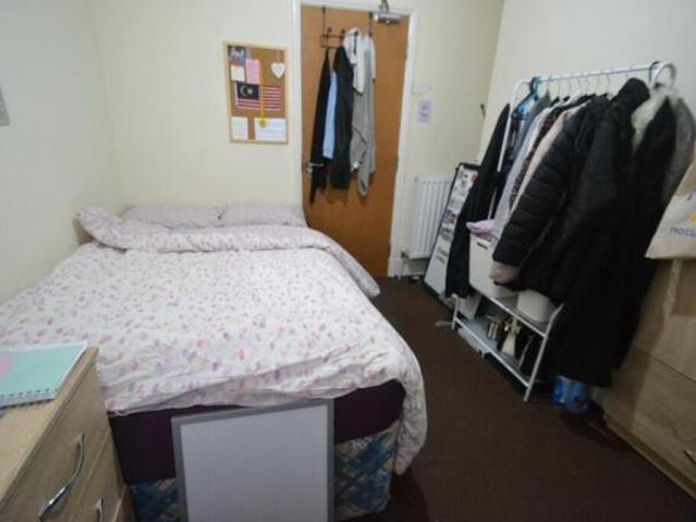 5 bedroom semi detached house for rent in Beeston Road, Dunkirk, Nottingham, NG7