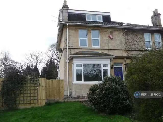 5 bedroom semi detached house for rent in Bellotts Road, Bath.