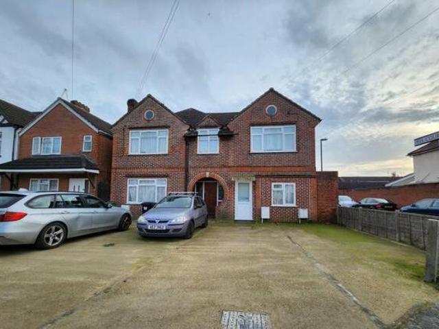 5 Bedroom Semi detached House For Rent In Berkshire