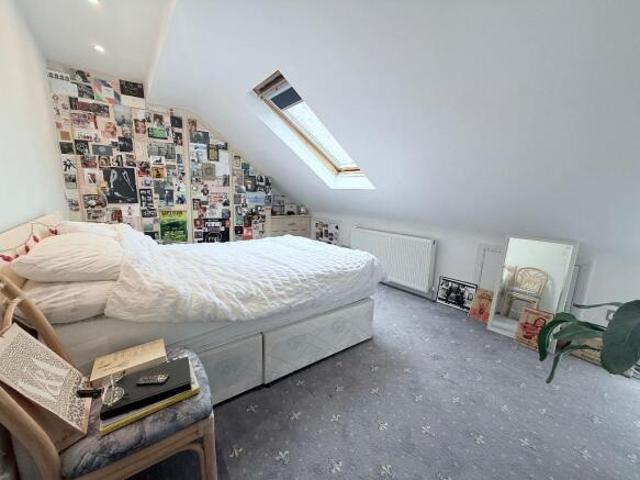 5 bedroom semi detached house for rent in Bowes Road, East Acton, London, W3 7AD, W3
