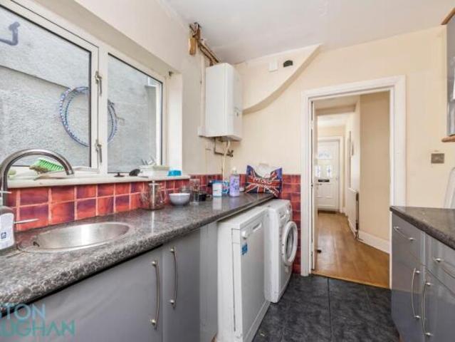 5 bedroom semi detached house for rent in Lower Bevendean Avenue, Brighton, BN2