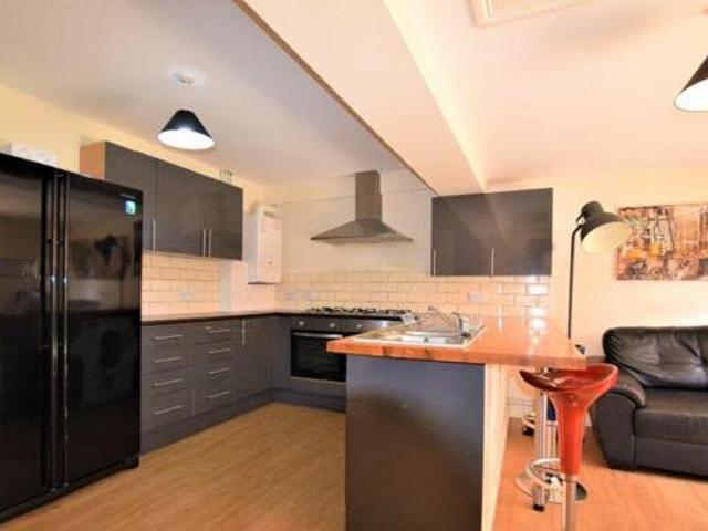 5 Bedroom Semi detached House For Rent In Canterbury, Kent