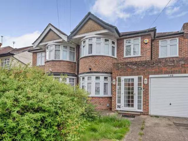 5 bedroom semi detached house for rent in Cannonbury Avenue, HA5