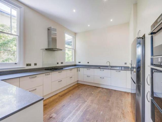 5 bedroom semi detached house for rent in Charlwood Road, London, SW15