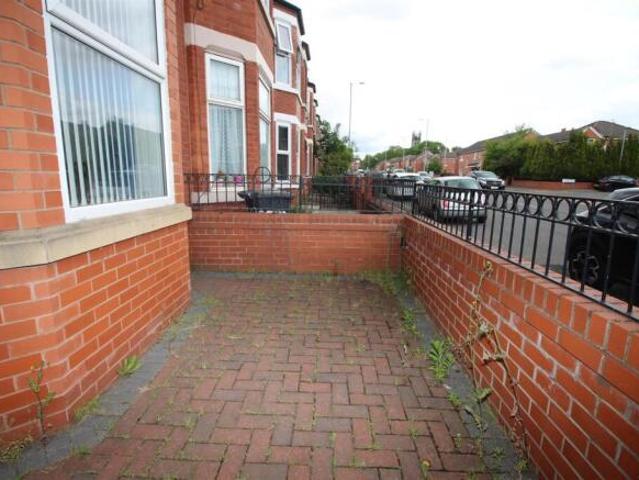 5 bedroom semi detached house for rent in Cheetham Hill Road, Manchester, M8