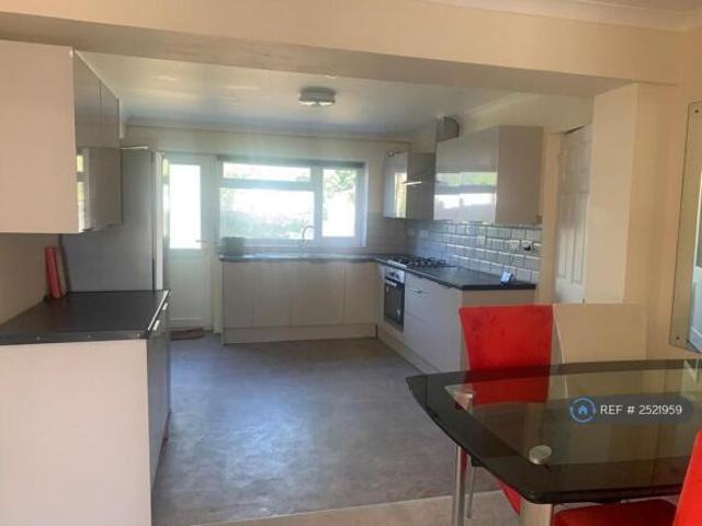 5 bedroom semi detached house for rent in Cricket Road, Oxford, OX4