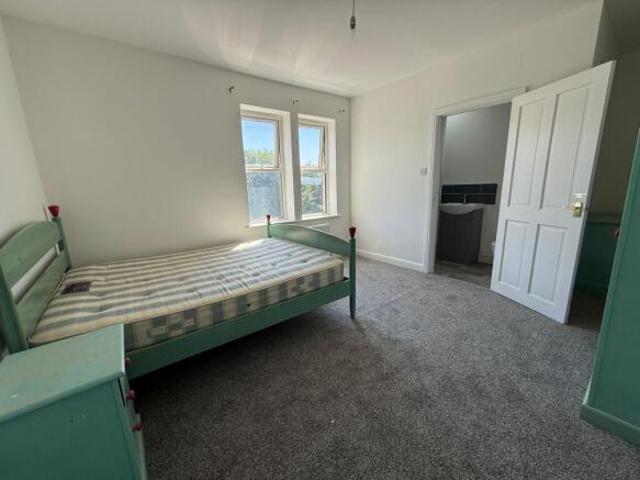 5 bedroom semi detached house for rent in Cumberland Road, BS1