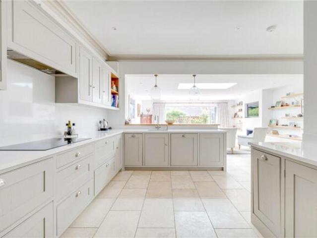 5 bedroom semi detached house for rent in Daisy Lane, London, SW6