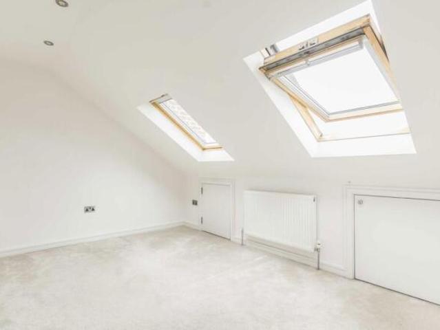 5 bedroom semi detached house for rent in Gibbon Road, London, W3
