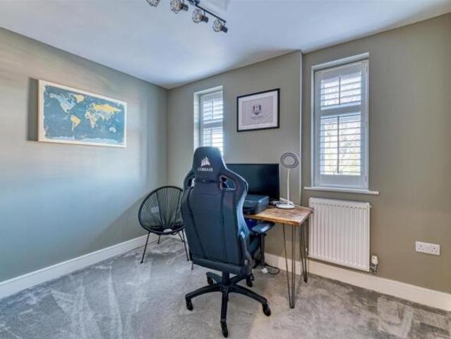 5 bedroom semi detached house for rent in Grappenhall Road, Stockton Heath, WA4