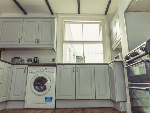 5 bedroom semi detached house for rent in Guildford Park Road, Guildford, Surrey, GU2