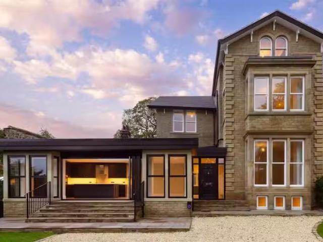 5 bedroom semi detached house for rent in Hamilton House, Wood.