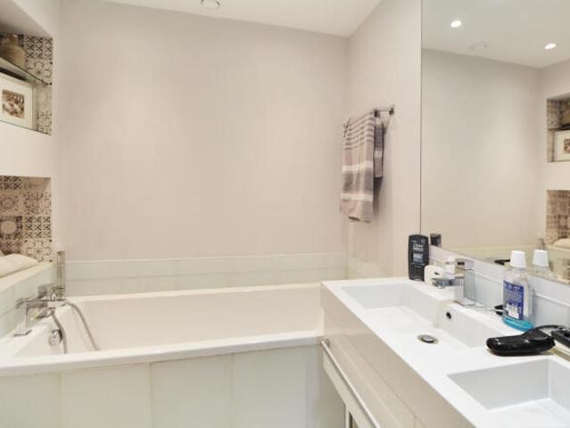 5 bedroom semi detached house for rent in Harwood Terrace, London, SW6