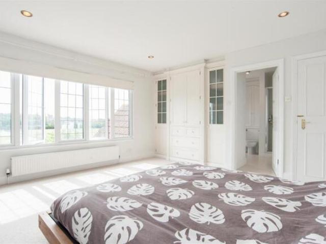 5 bedroom semi detached house for rent in Harman Drive, London NW2