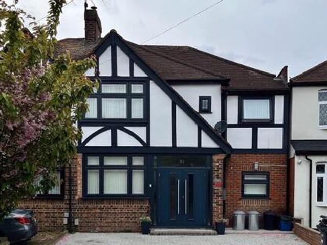 5 Bedroom Semi detached House For Rent In Ilford, London