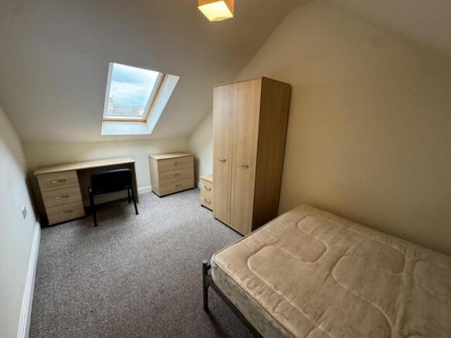 5 bedroom semi detached house for rent in Lamel Street, Hull Road, YO10