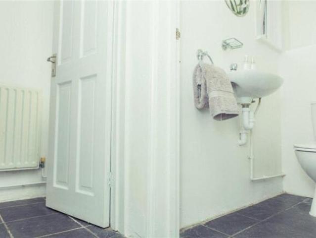 5 bedroom semi detached house for rent in Leas Road, Guildford, GU1