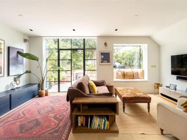 5 bedroom semi detached house for rent in Macfarlane Road, Shepherds Bush, W12