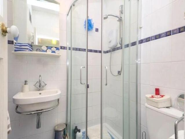 5 bedroom semi detached house for rent in New Road, Bexley, SE2
