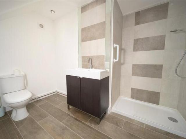 5 bedroom semi detached house for rent in Oak Tree Drive, Silksworth, Sunderland, SR3