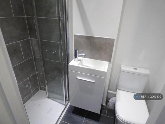 5 bedroom semi detached house for rent in Parkwood Road, Bournemouth, BH5