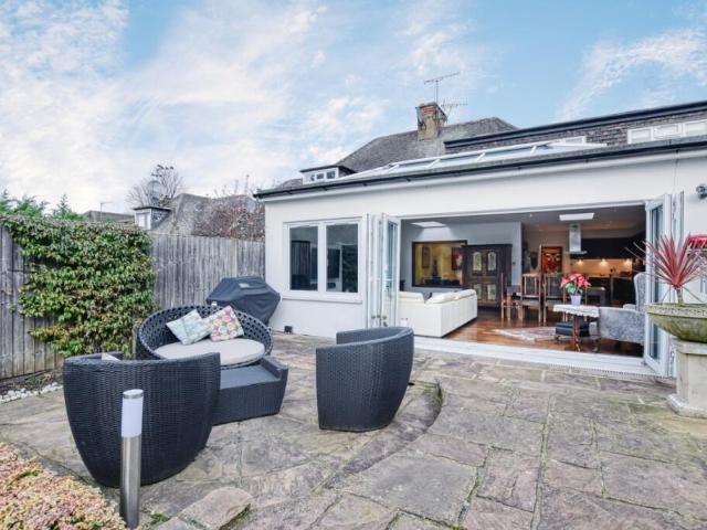5 bedroom semi detached house for rent in Purley Avenue, London, NW2