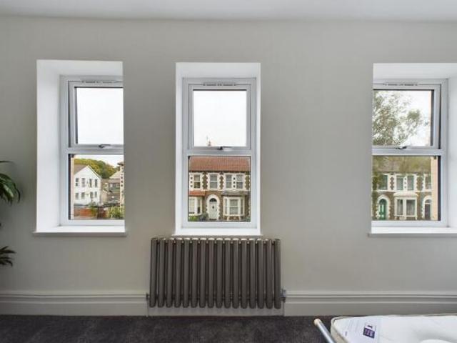 5 bedroom semi detached house for rent in Rawden Place, Cardiff City, CF11