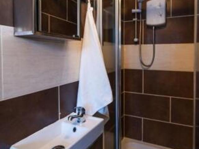 5 bedroom semi detached house for rent in Ribble Road, Coventry, CV3