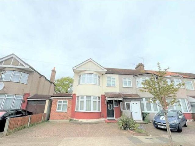 5 Bedroom Semi detached House For Rent In Romford