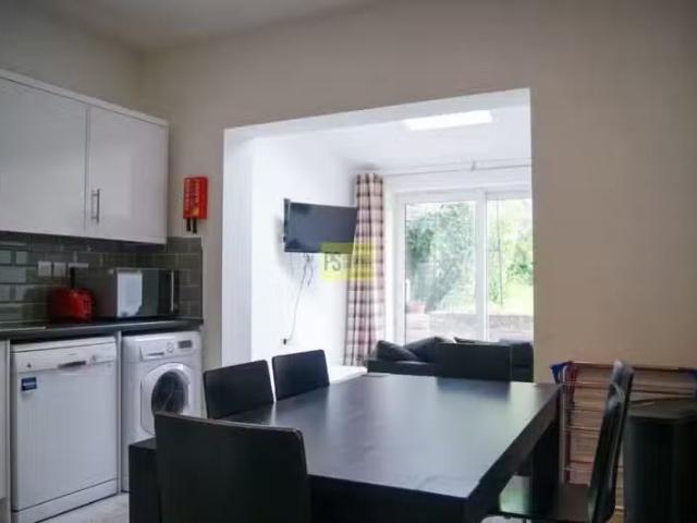 5 bedroom semi detached house for rent in Rookery Road, Selly.