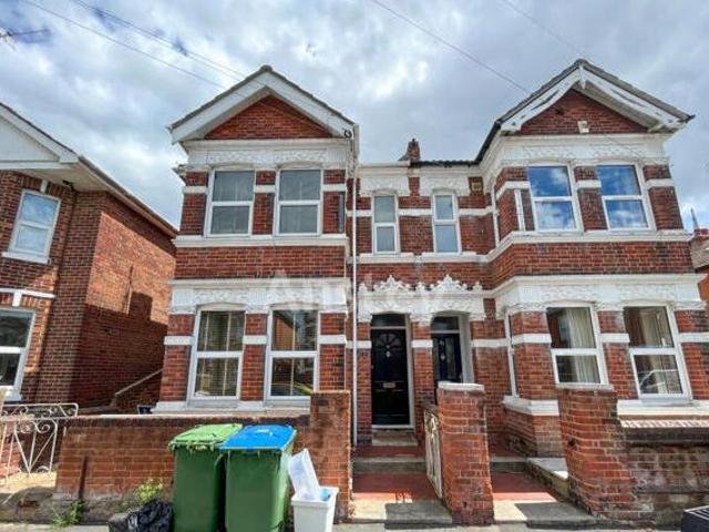 5 Bedroom Semi detached House For Rent In Southampton, Hampshire