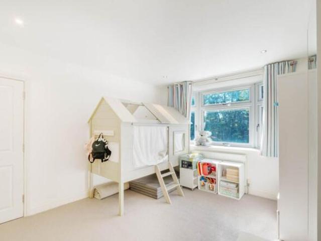5 bedroom semi detached house for rent in Southway, London, SW20