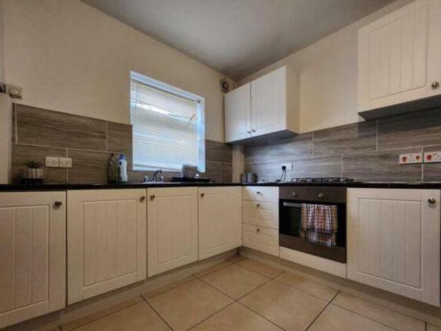 5 Bedroom Semi detached House For Rent In Slough