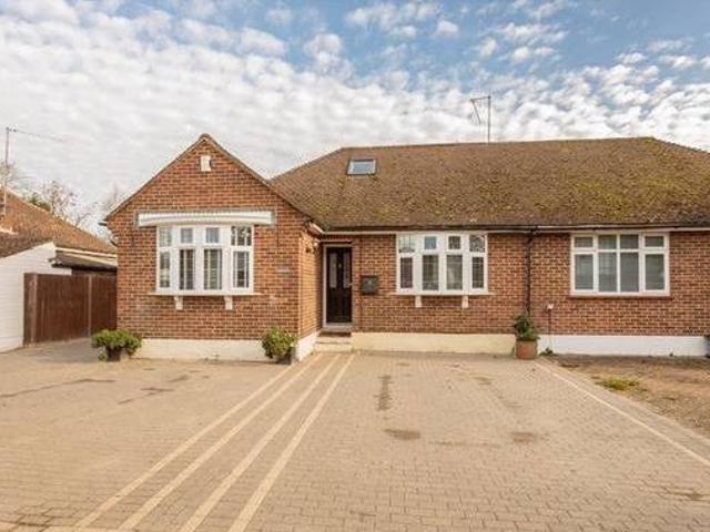5 bedroom semidetached bungalow for sale in Ray Lea Road Maidenhead SL6