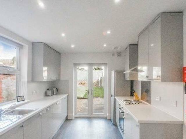 5 bedroom semidetached house for rent in Mona Street Beeston Nottingham NG9