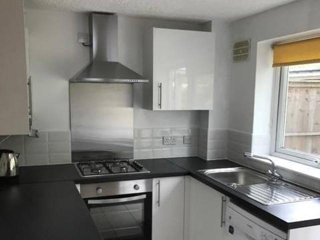 5 bedroom semidetached house for rent in Nobles Way Egham Surrey TW20