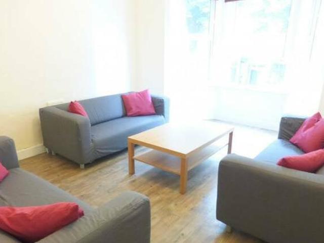 5 bedroom semidetached house for rent in Broadgate Beeston NG9 2GG NG9