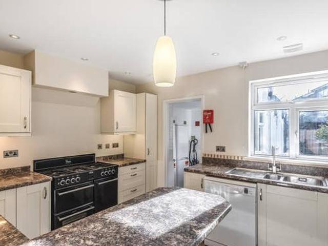 5 bedroom semidetached house for rent in Five Bedroom Student House Stoughton Area GU2