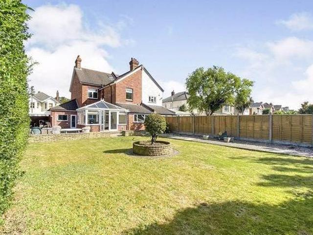 5 bedroom semidetached house for rent in Richmond Wood Road Bournemouth BH8